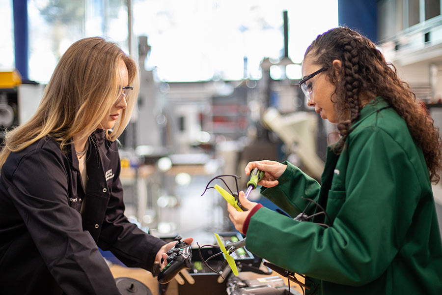 Electrical and Electronic Engineering with a Foundation Year - BEng ...